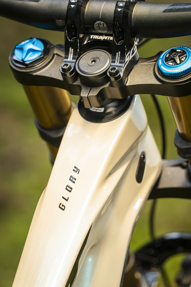 2024 Giant Glory Advanced